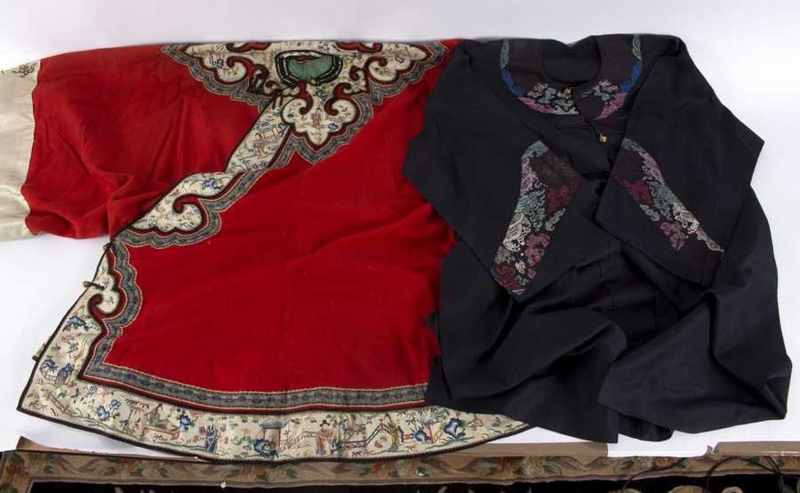 Lot 233 - A 19th Century Chinese surcoat, of red felt