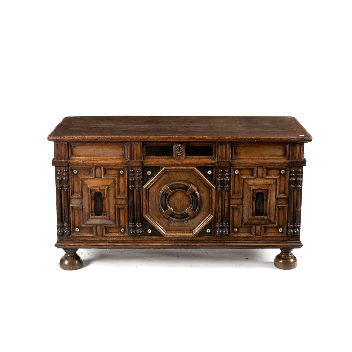 Lot 90 - A 17th Century Anglo-Dutch oak coffer, with
