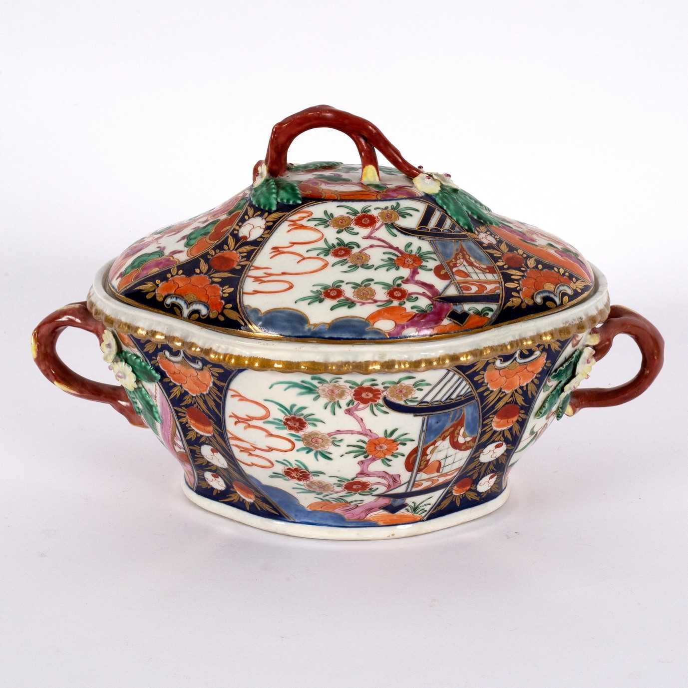 Lot 387 - A Worcester tureen and cover, circa 1770,