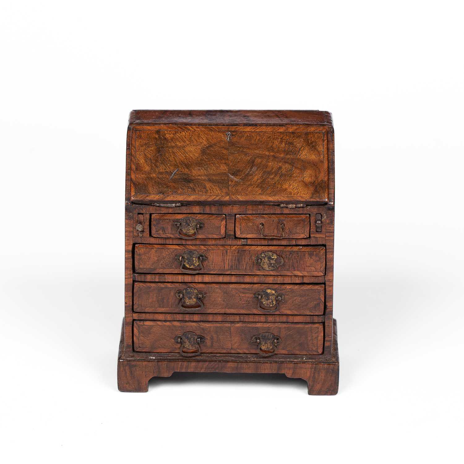 Lot 473 - A fine quality dolls' house miniature bureau